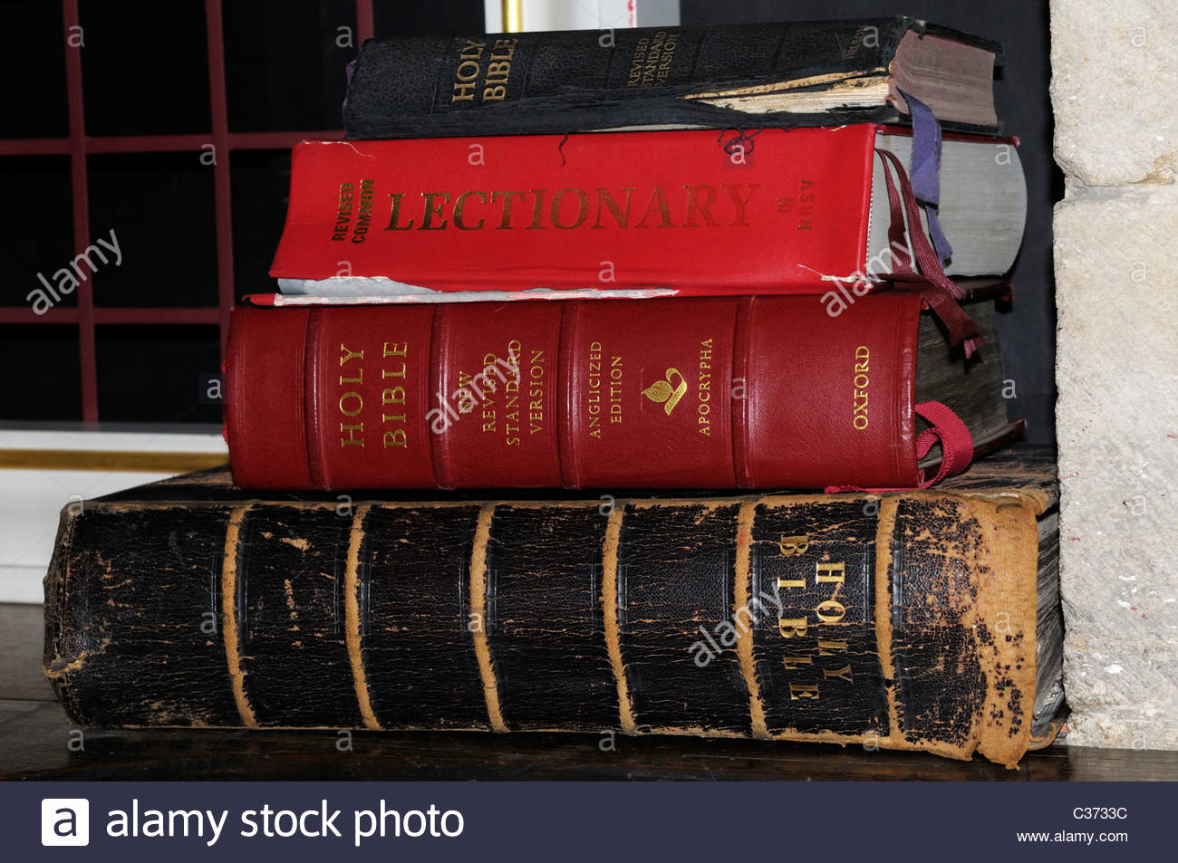 Old Bibles High Resolution Stock Photography and Images - Alamy