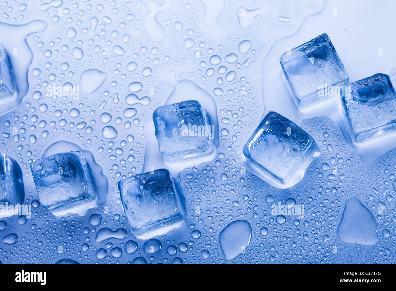 Ice cubes & aqua Stock Photo - Alamy