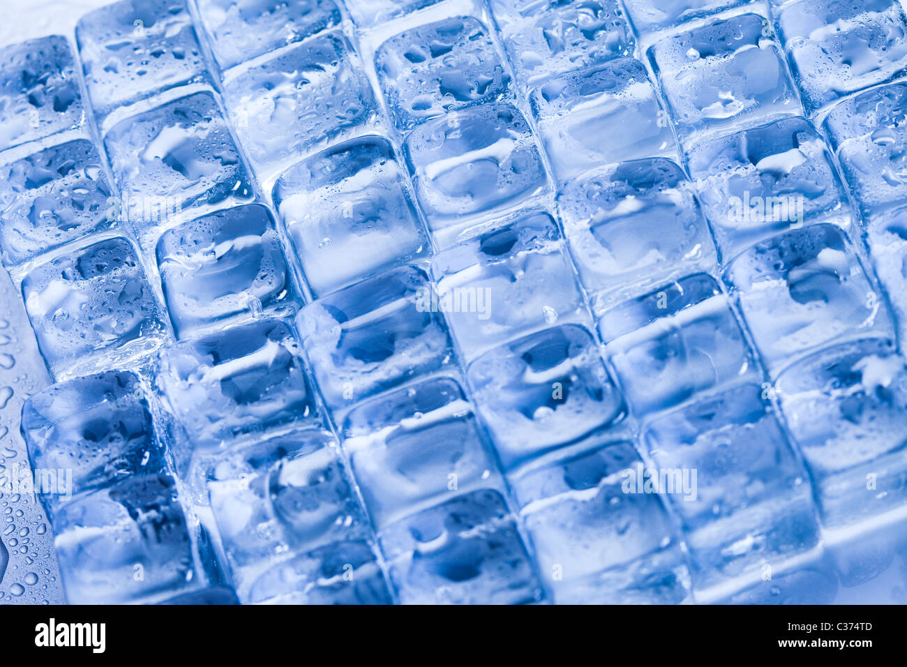 Ice cubes & aqua Stock Photo - Alamy