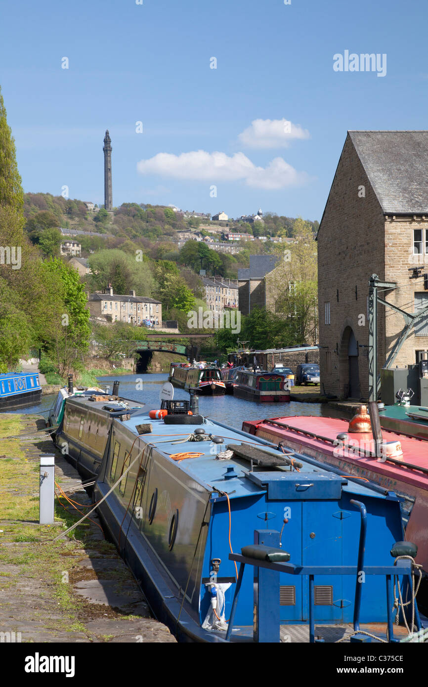 Canal wharf sowerby bridge west hi-res stock photography and images - Alamy