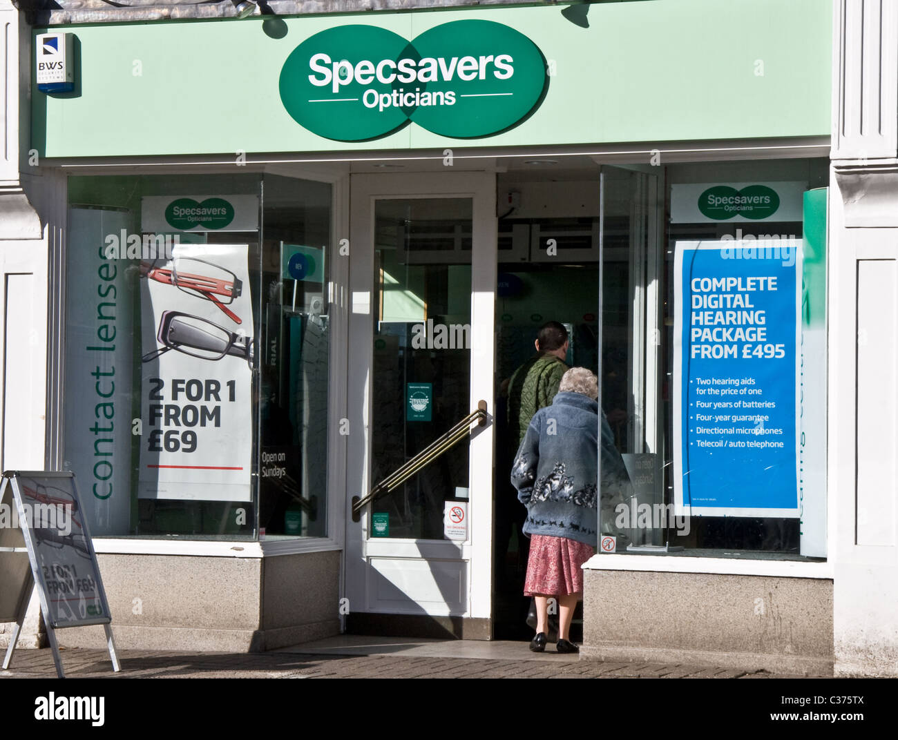 Chain of opticians hi-res stock photography and images - Alamy