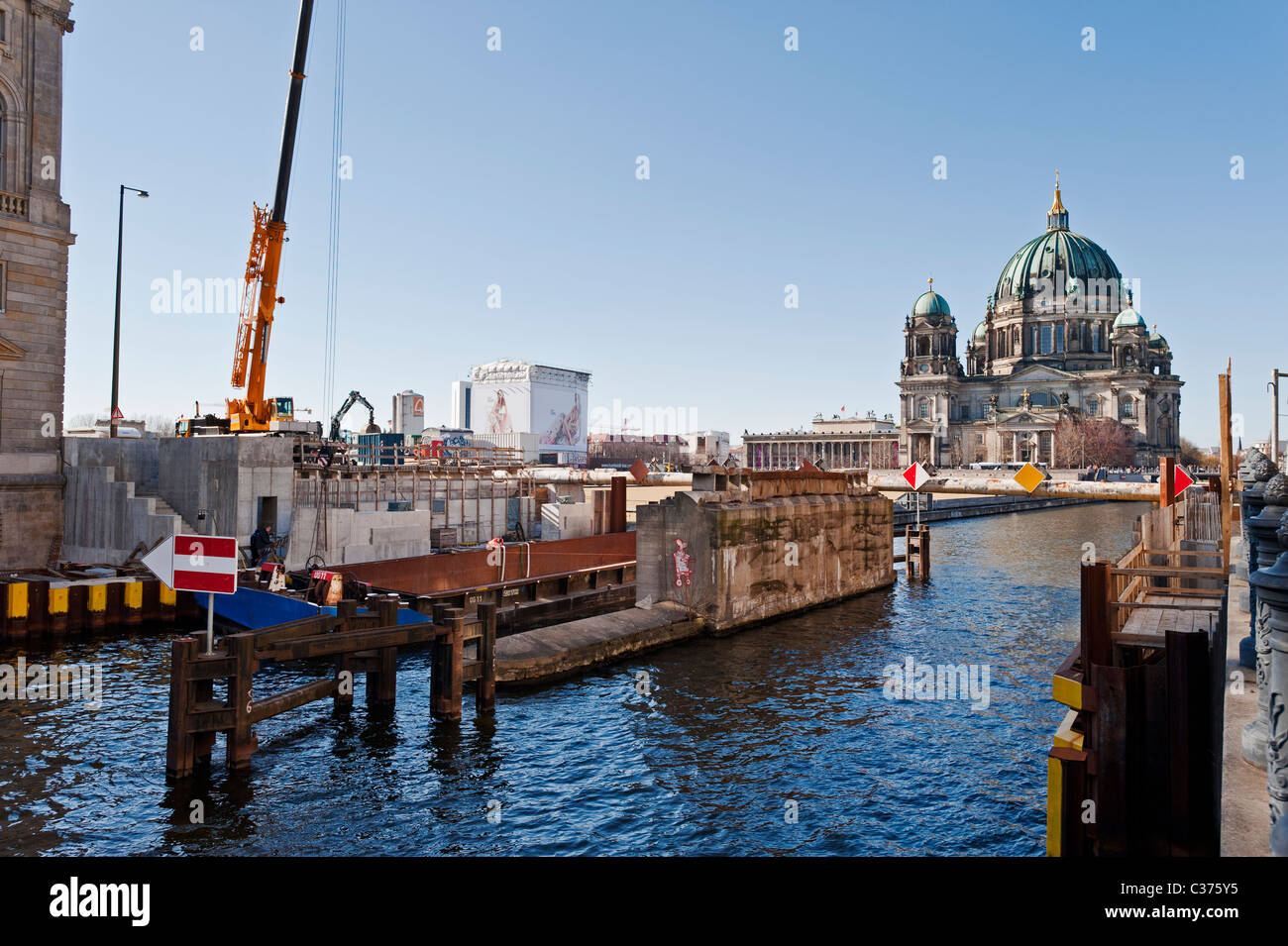 Rebuilding restoration daytime daylight hi-res stock photography and ...