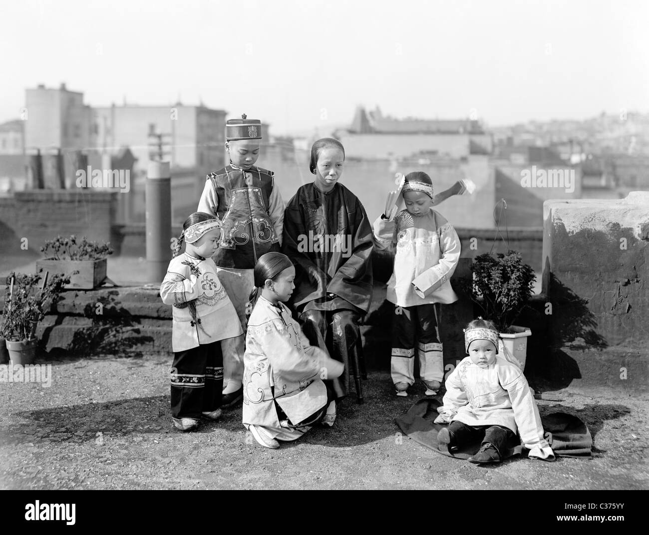 Chinese woman and children, circa 1901 Stock Photo - Alamy