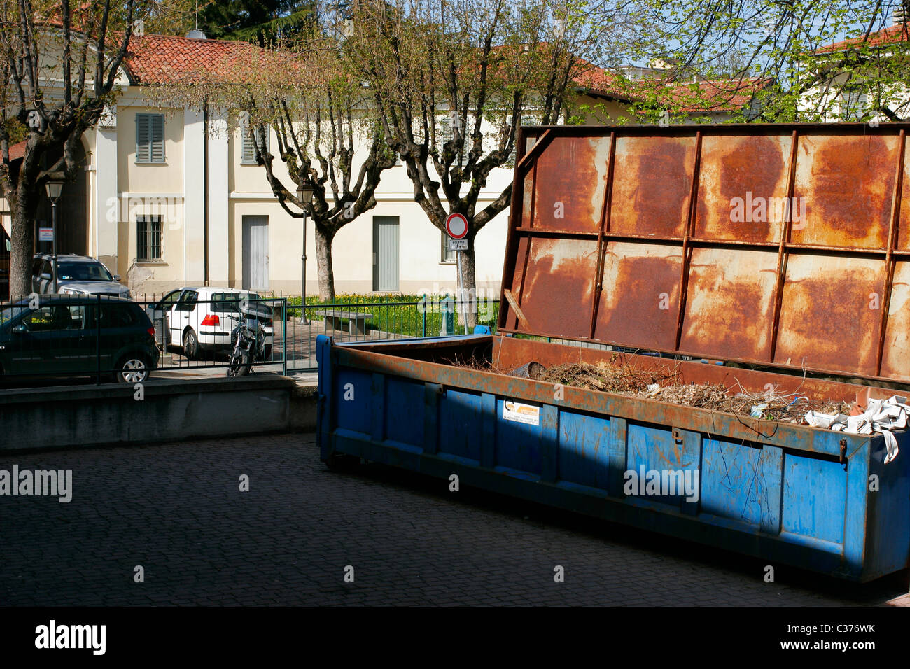 Garbage in Italy Stock Photo - Alamy