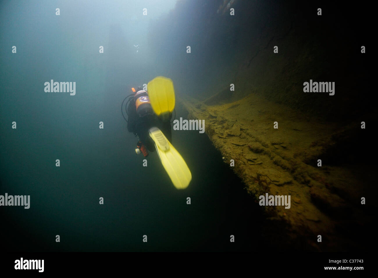 Underwater diver shipwreck scotland hi-res stock photography and images ...