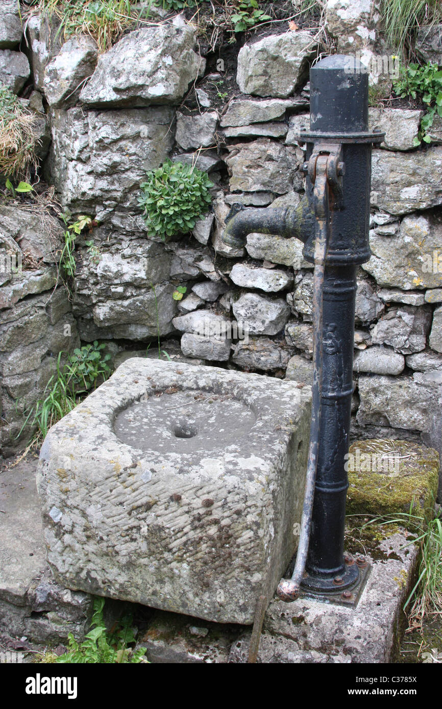 Handpump hi-res stock photography and images - Alamy