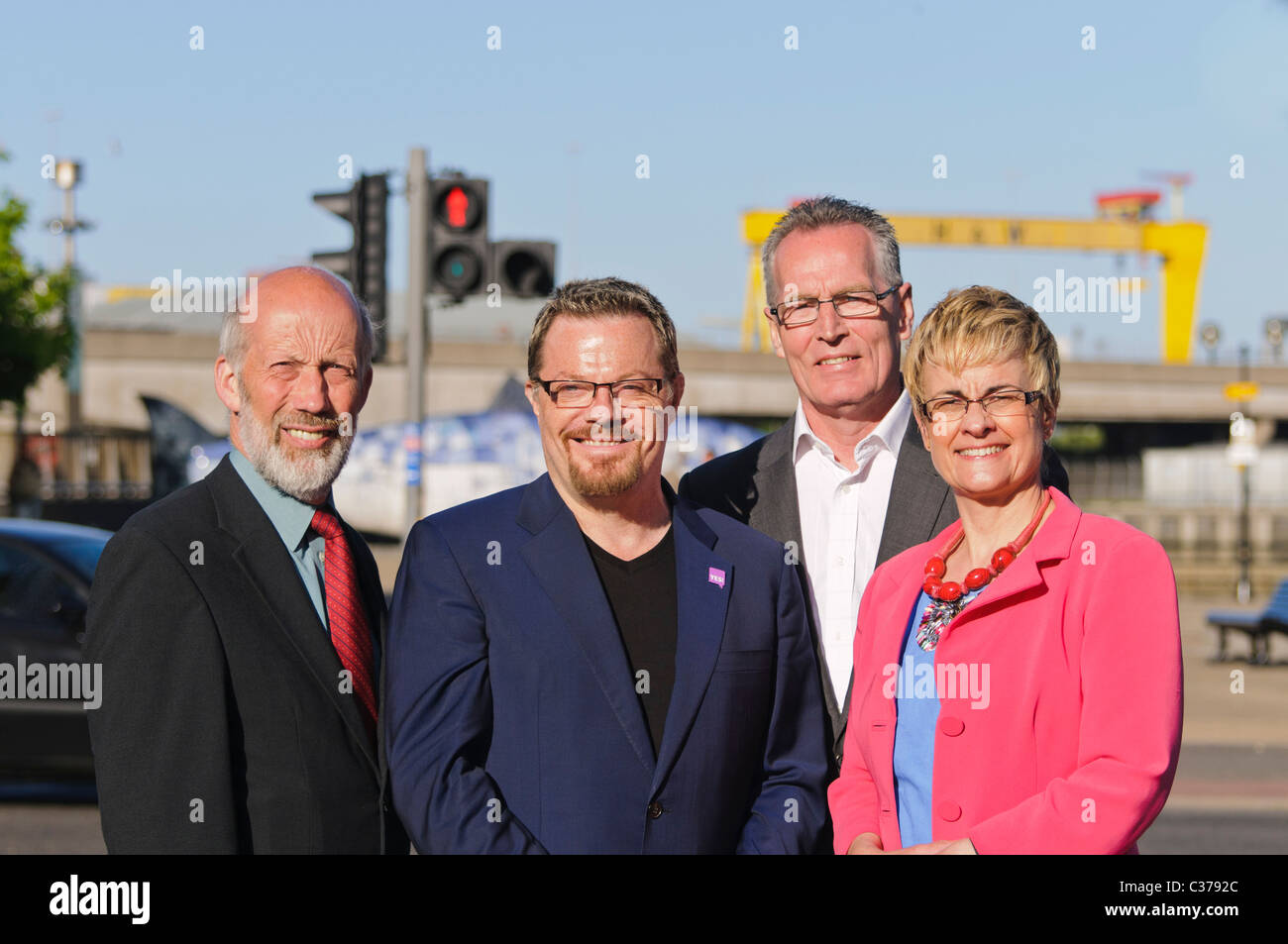Eddie Izzard with local politicians David Ford (Alliance), Gerry Kelly ...