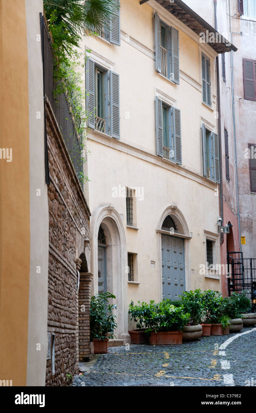 Roman townhouse, Rome, Italy Stock Photo - Alamy
