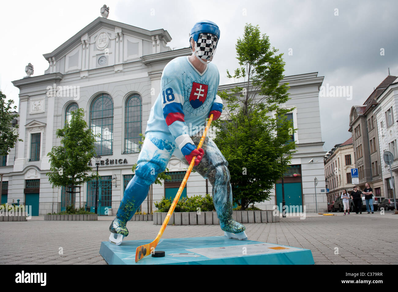 Statue of Slovak hockey player installed near Old Market place during ...
