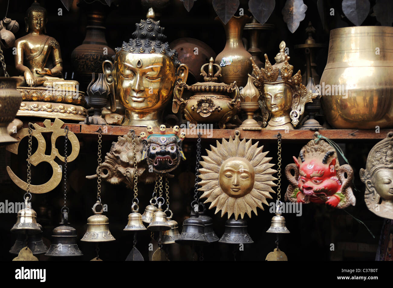 Copper souvenirs at a market of Kathmandu Nepal Stock Photo - Alamy