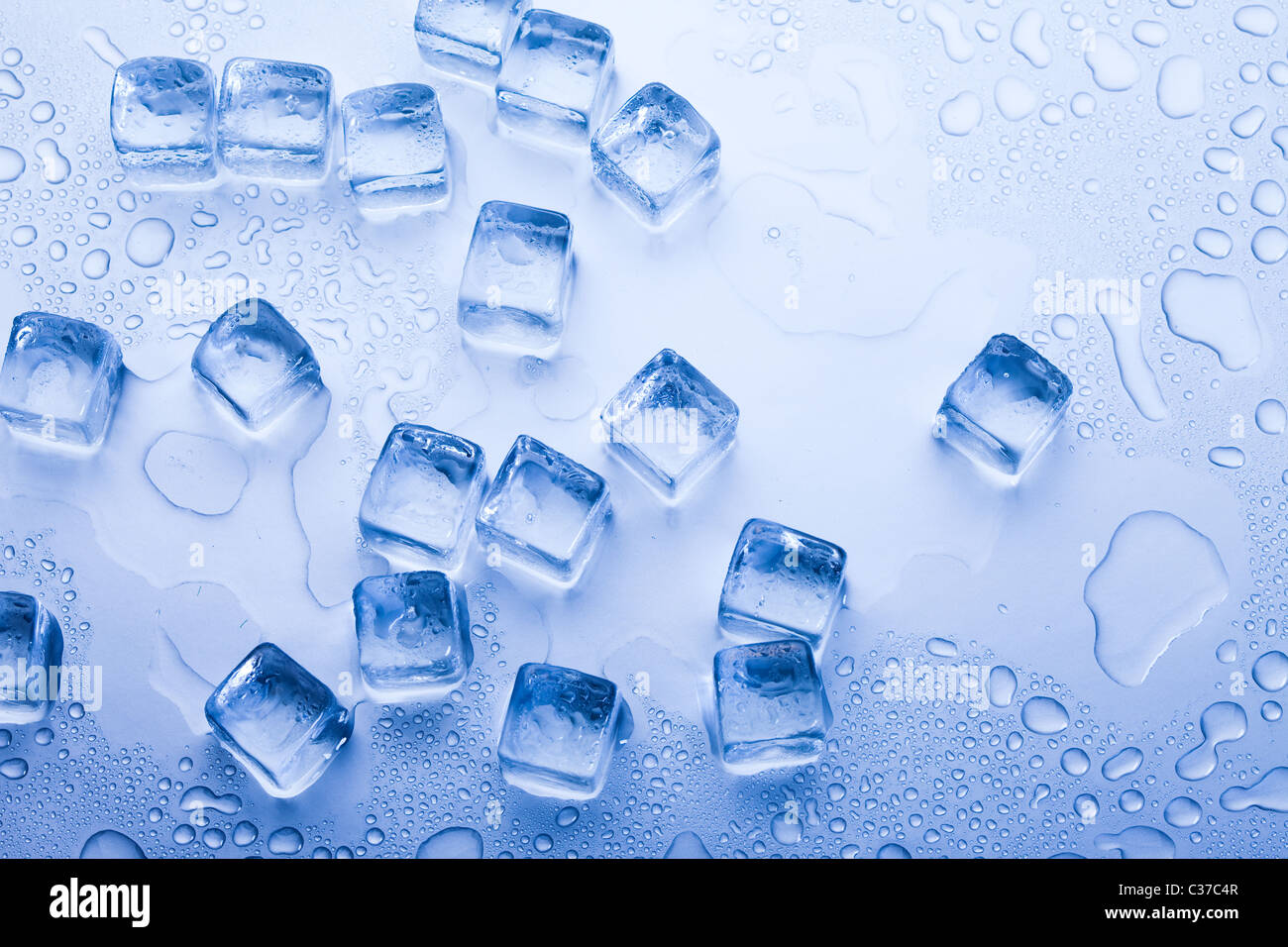 Ice cubes & aqua Stock Photo - Alamy