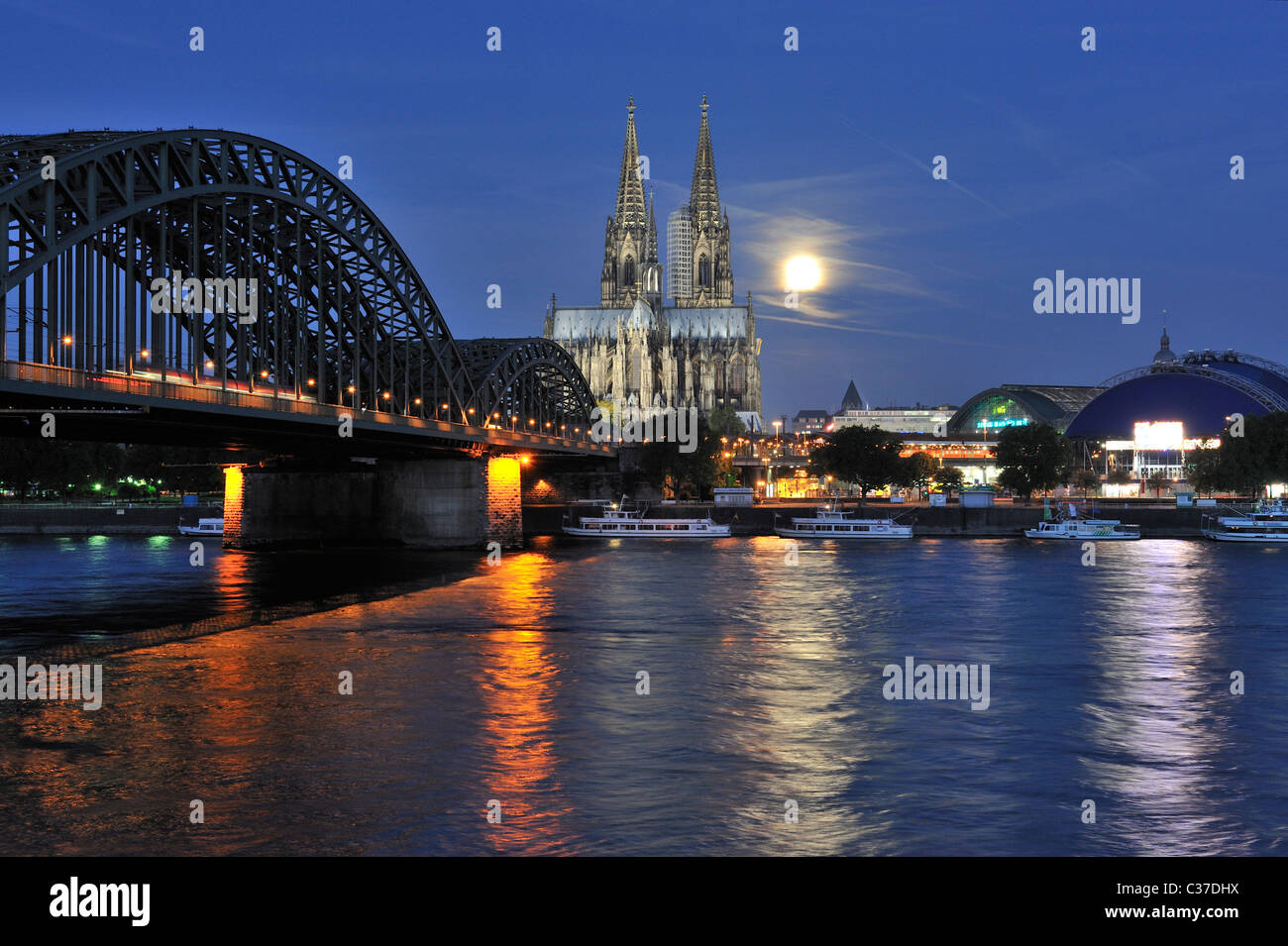 Panorama of Cologne at Night Stock Photo - Alamy