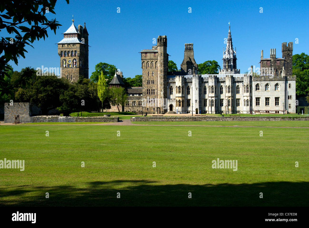 Cardiff Castle, Cardiff, Glamorgan, Wales, UK Stock Photo - Alamy