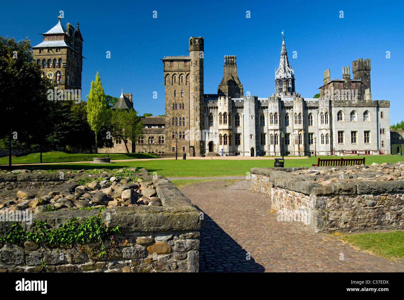 Cardiff Castle, Cardiff, Glamorgan, Wales, UK Stock Photo - Alamy