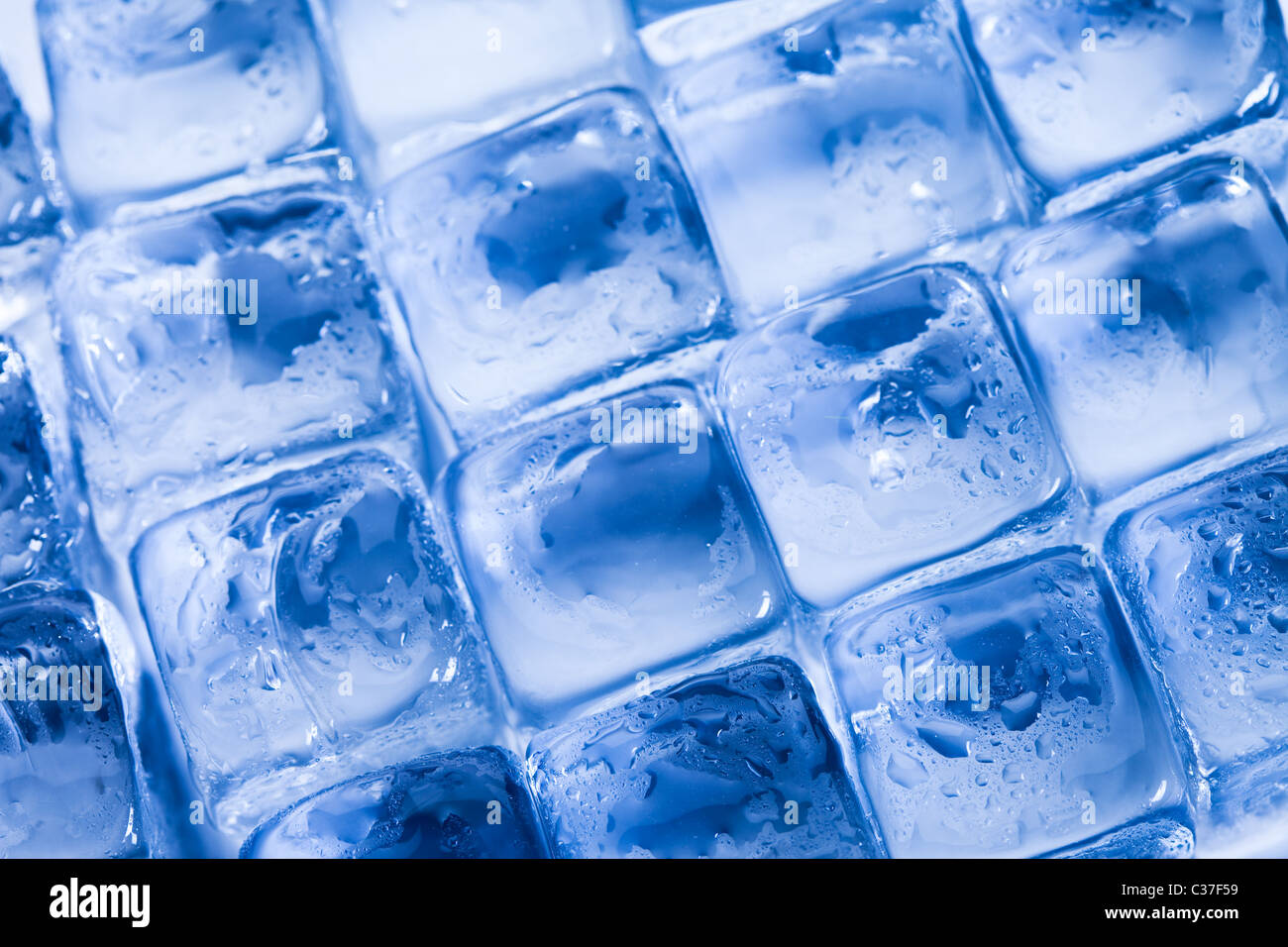 Ice cubes & aqua Stock Photo - Alamy