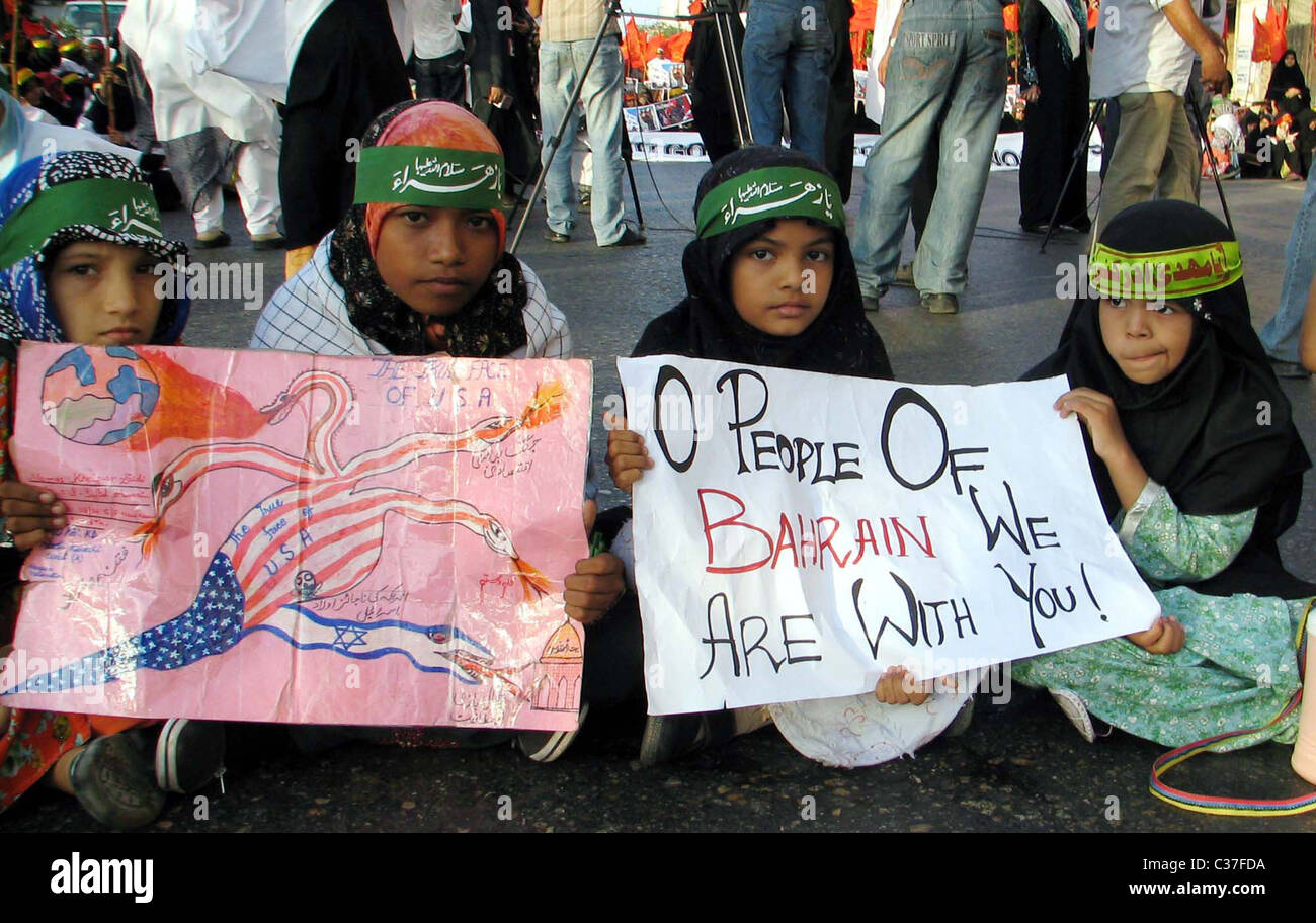 Pakistan children rally hi-res stock photography and images - Alamy