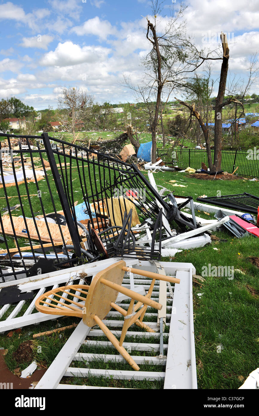 SAINT LOUIS, MISSOURI - APRIL 26: Destroyed homes after tornadoes hit ...