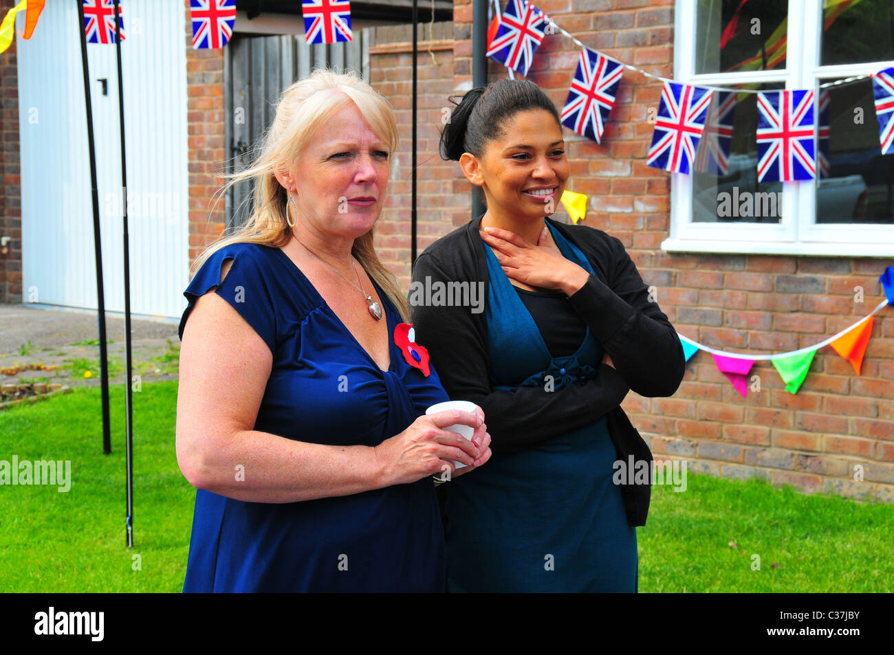 Women neighbours talking hi-res stock photography and images - Alamy