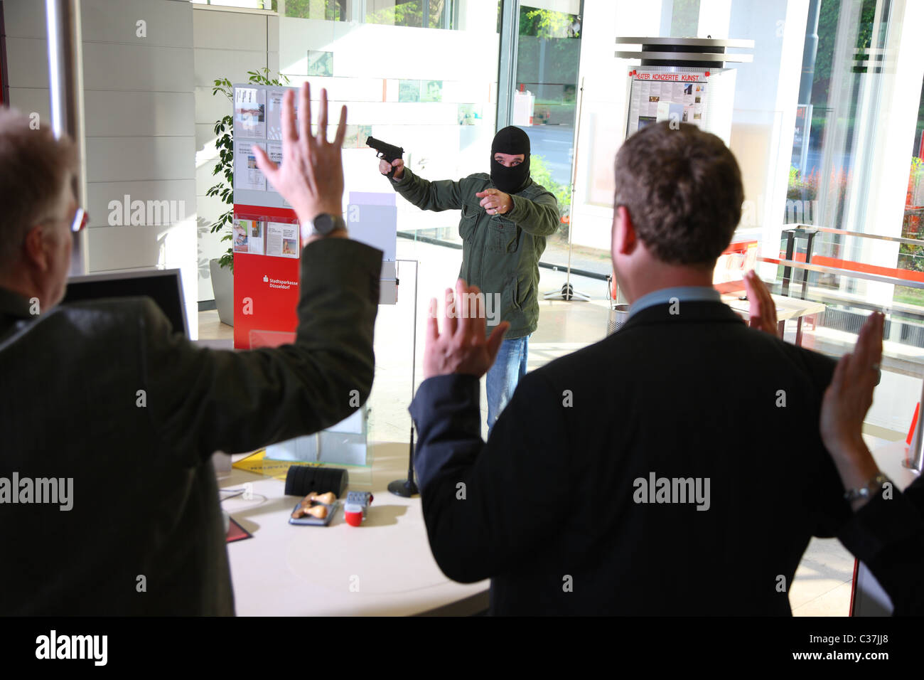 Robbery hi-res stock photography and images - Alamy