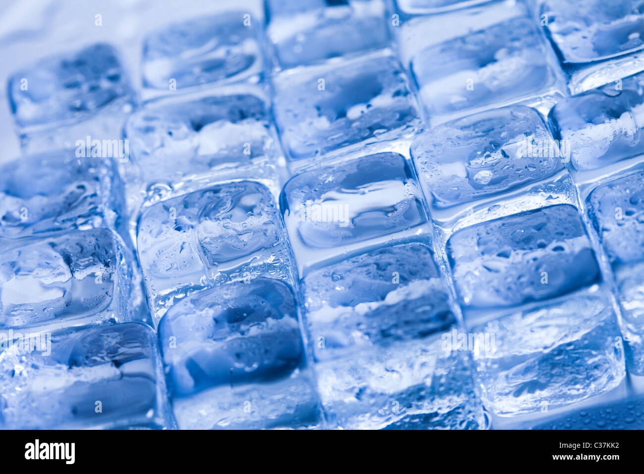 Ice cubes & aqua Stock Photo - Alamy