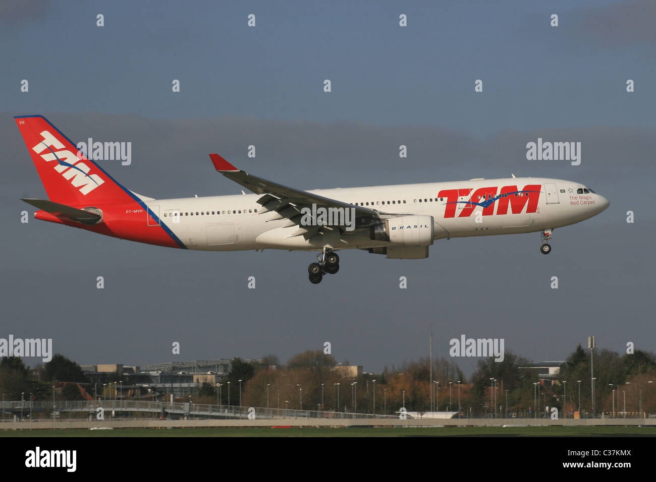Tam airlines hi-res stock photography and images - Alamy