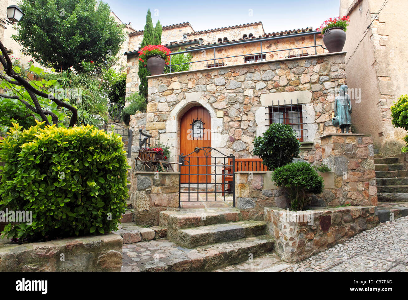 Mediterranean house with steps hi-res stock photography and images - Alamy