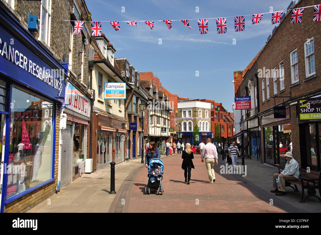 Pedestrianised street hi-res stock photography and images - Alamy