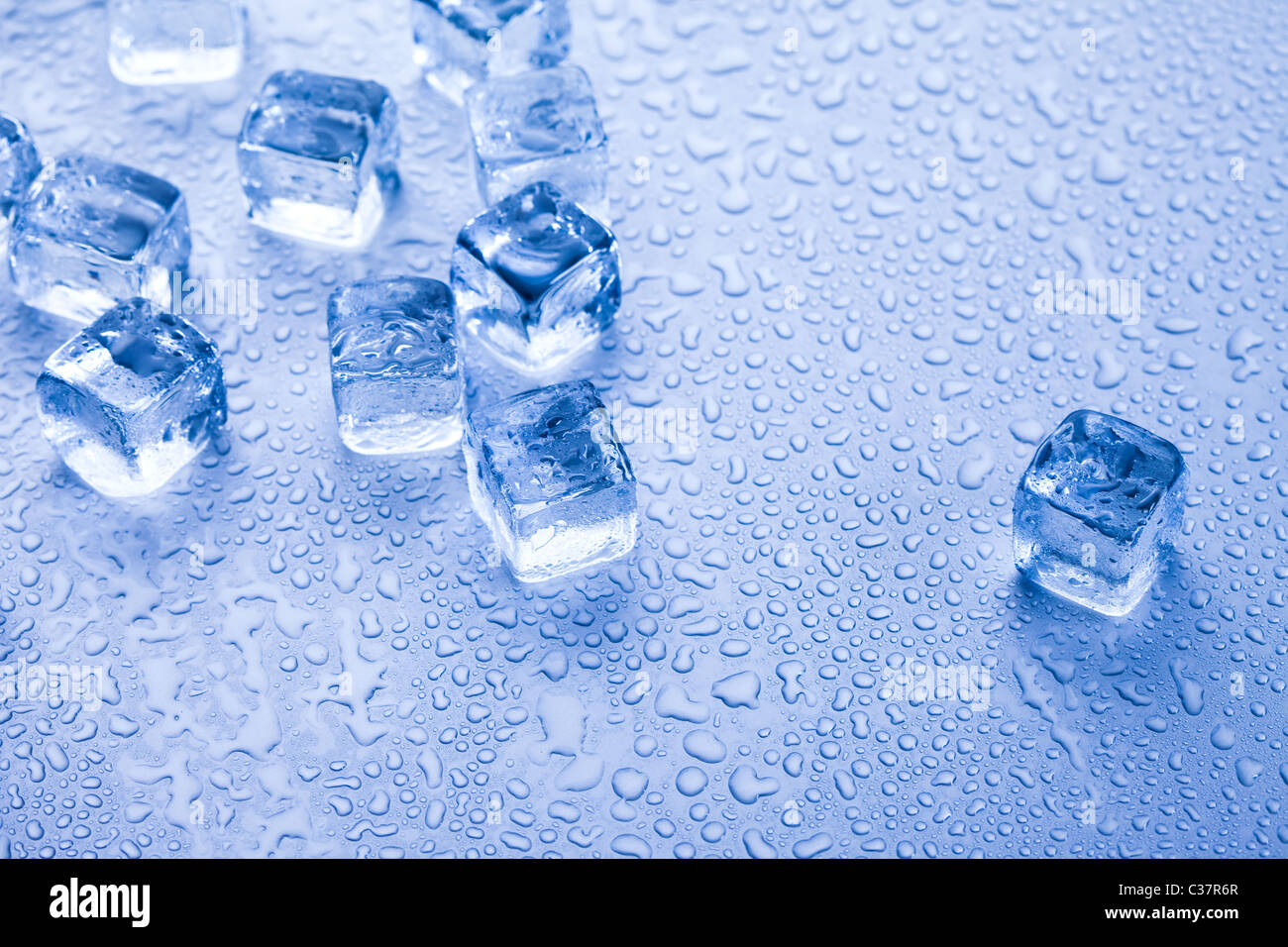 Ice cubes & aqua Stock Photo - Alamy