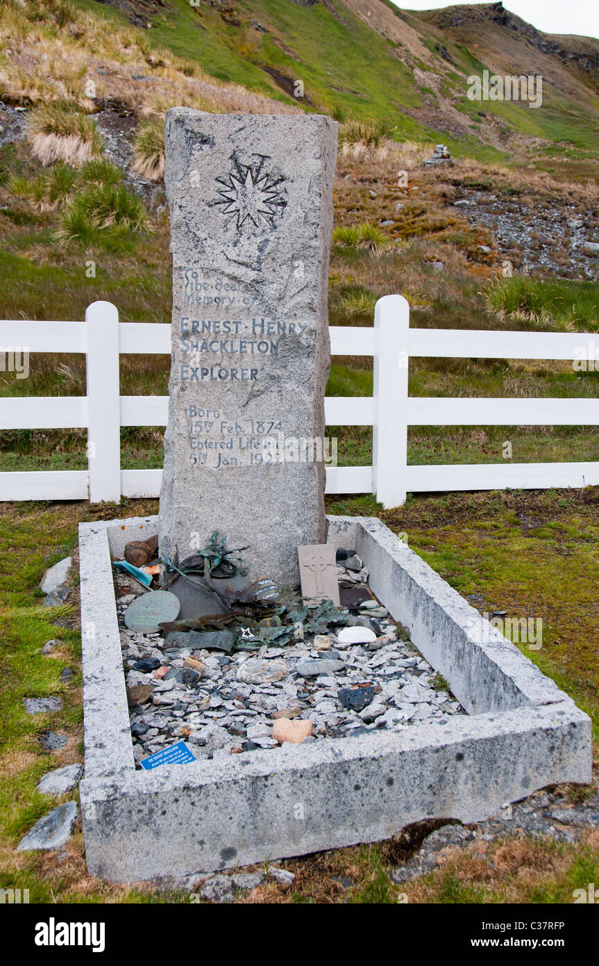 The gravesite of famous Antarctic explorer Ernest Shackleton at ...