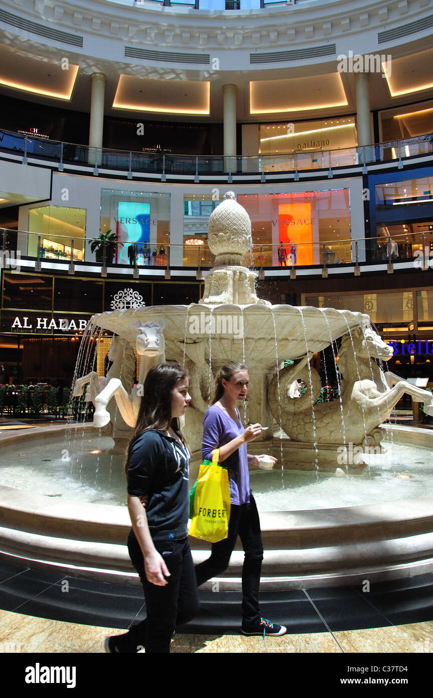 The Fashion Dome, Mall of the Emirates, Al Barsha, Dubai, United Arab ...