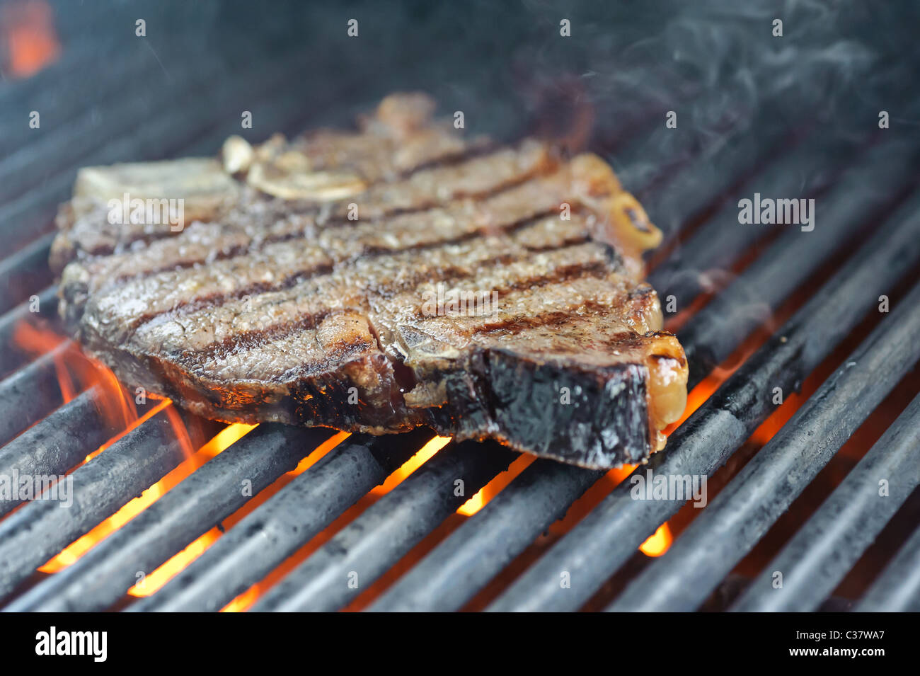 Flame grilled meat hi-res stock photography and images - Alamy