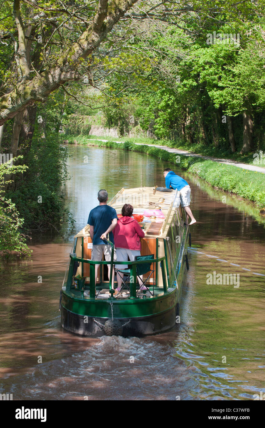 Narrow boat hi-res stock photography and images - Alamy