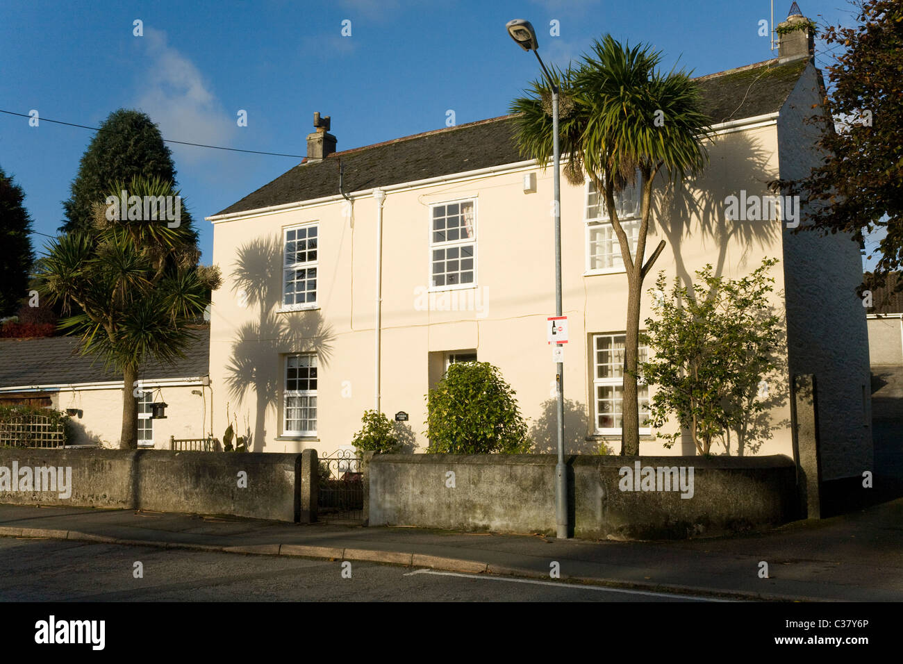 Pretty picturesque Cornish large detached house / houses / home / homes ...