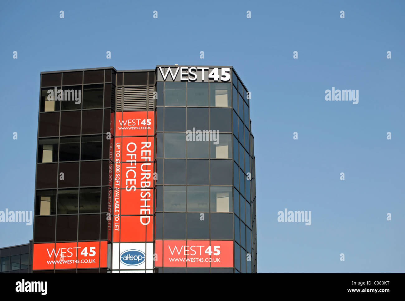Office building in hammersmith hi-res stock photography and images - Alamy