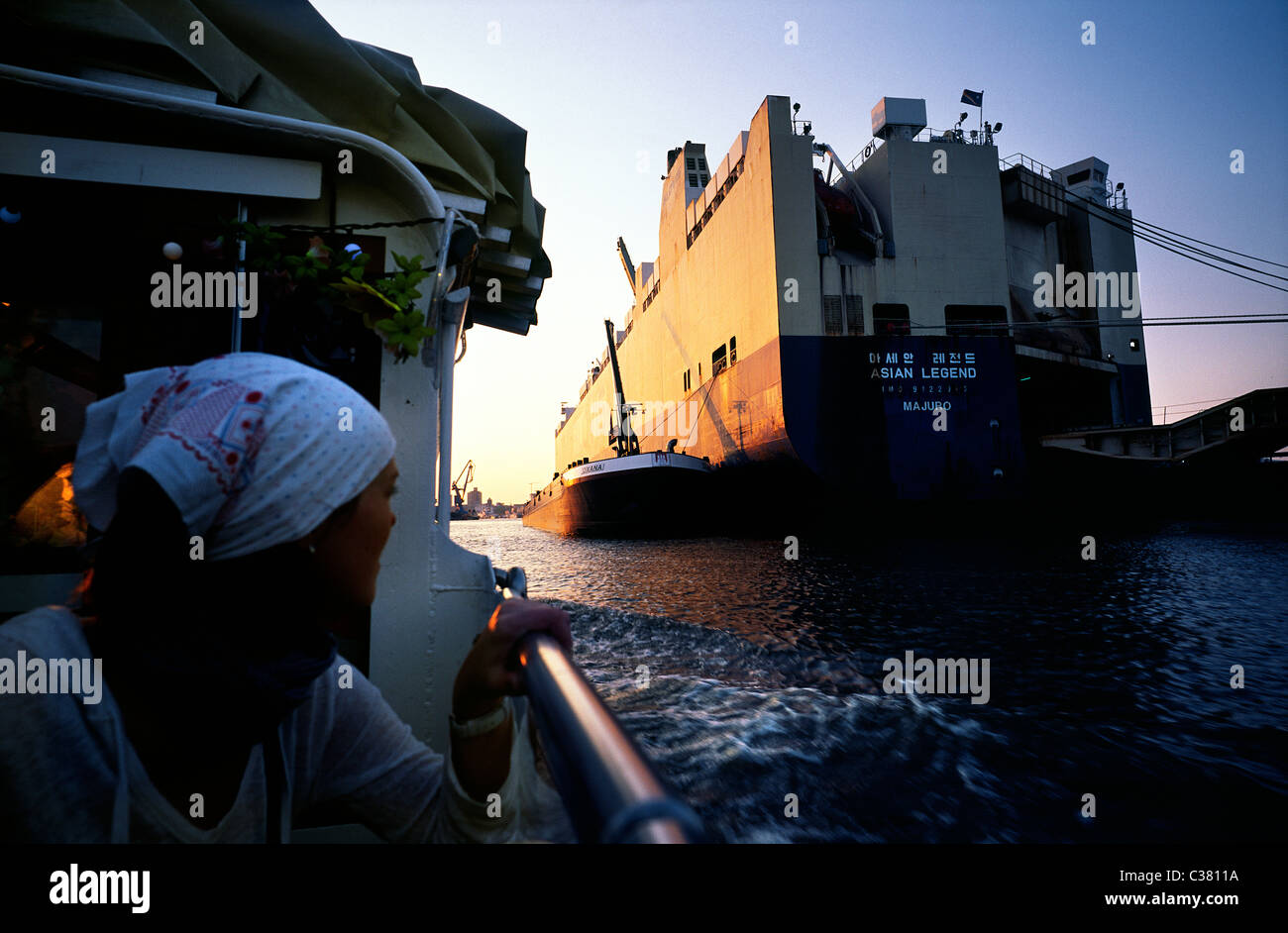 Party boat MS Frau Hedi passes South Korean GLOVIS owned merchant ...