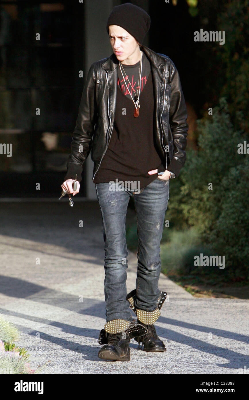 Samantha Ronson leaving Andy Lecompte salon in a new car with Lindsay ...