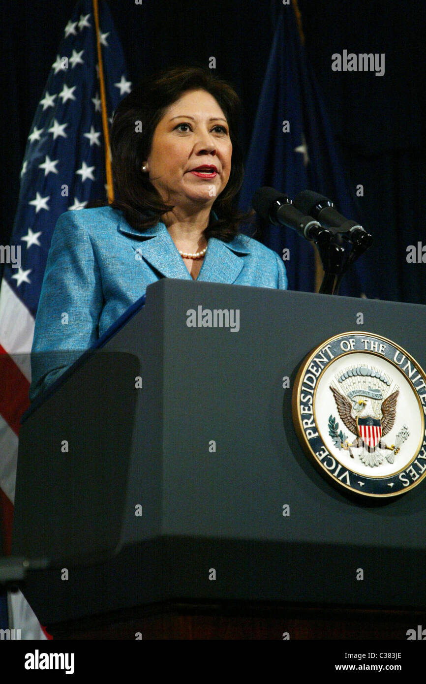 Hilda Solis was sworn in as Secretary of Labor in a ceremony held at ...