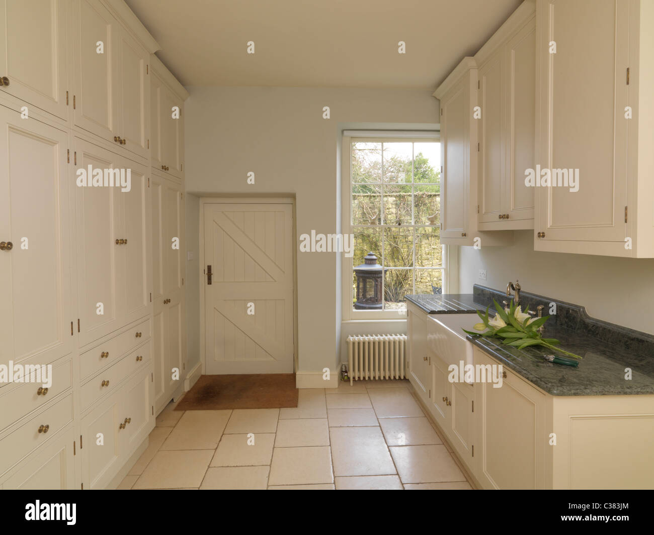 Bespoke pantry hi-res stock photography and images - Alamy