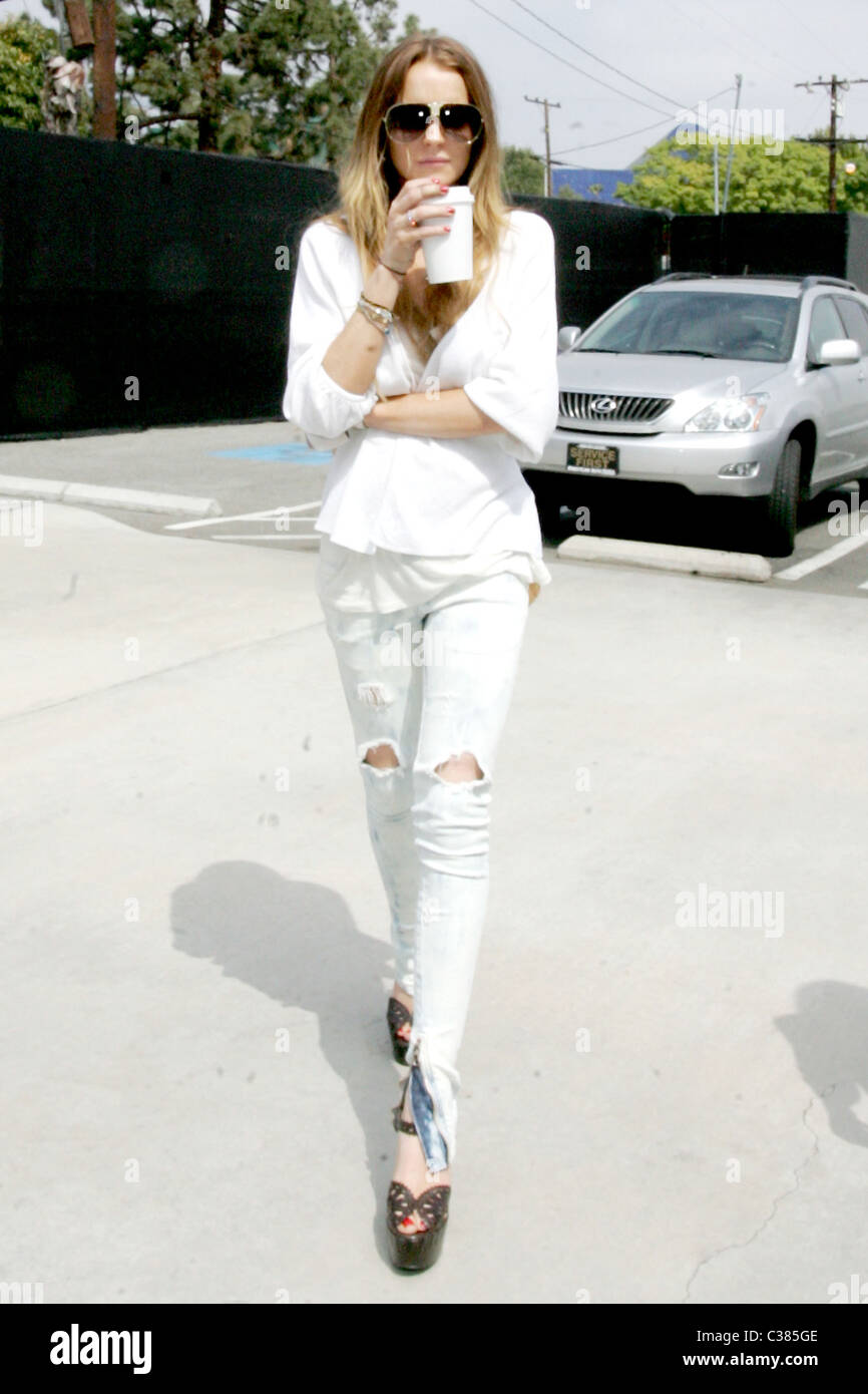 Lindsay Lohan shopping at Maxfield on Melrose Avenue in West Hollywood ...