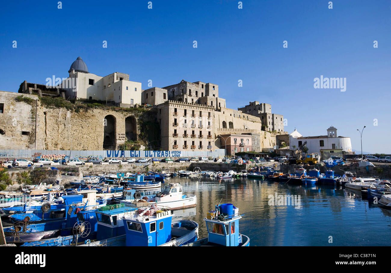 Rione terra pozzuoli italy hi-res stock photography and images - Alamy