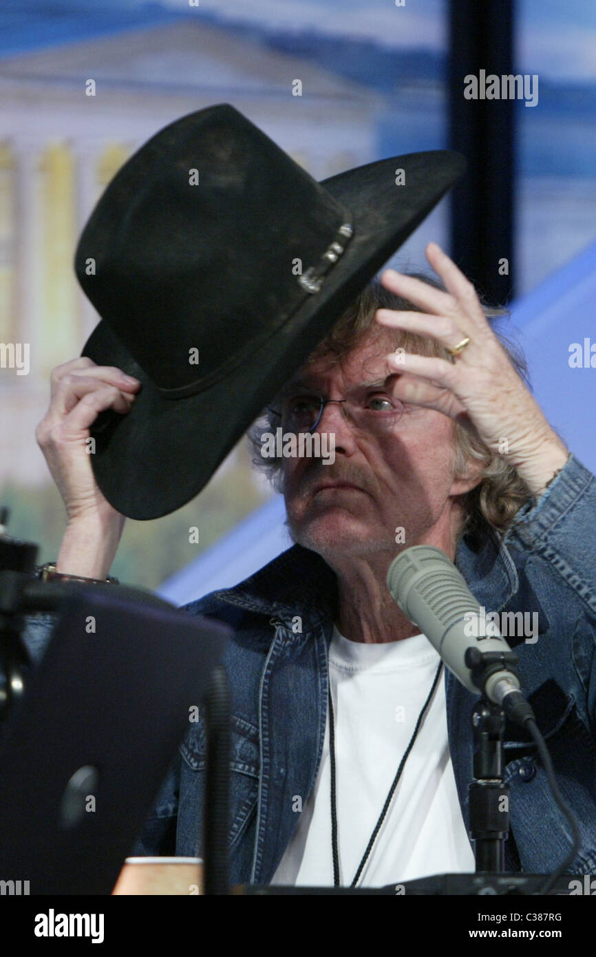 Don Imus Don Imus and Deidre Imus broadcast from the Newseum Washington ...