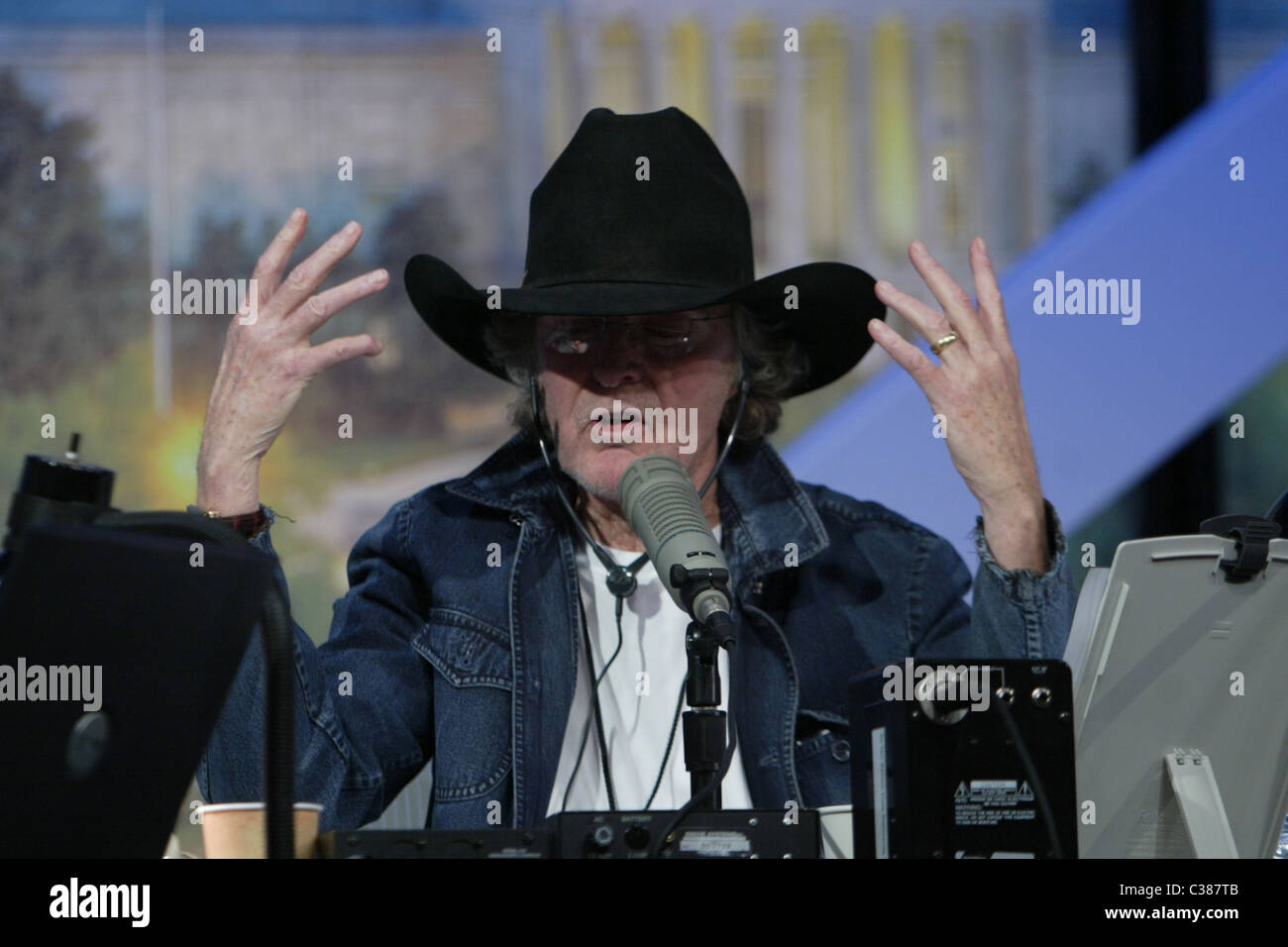Don Imus Don Imus and Deidre Imus broadcast from the Newseum Washington ...