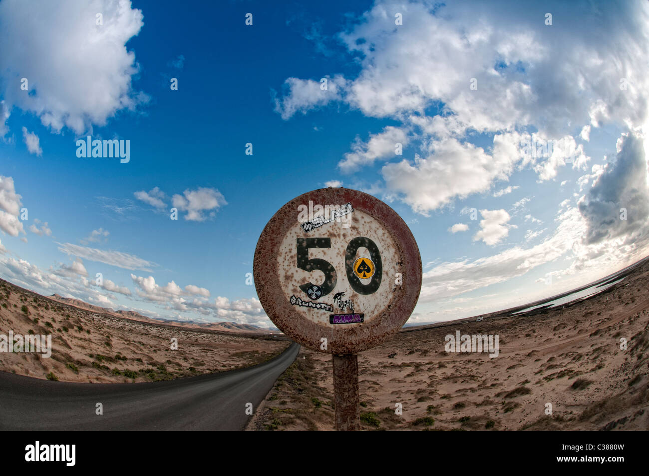 50 mph road sign hi-res stock photography and images - Alamy