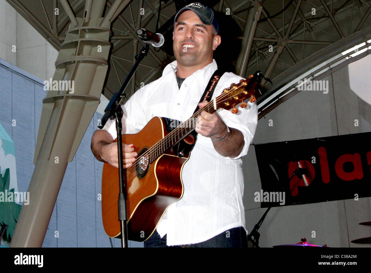 Matt stillwell hi-res stock photography and images - Alamy