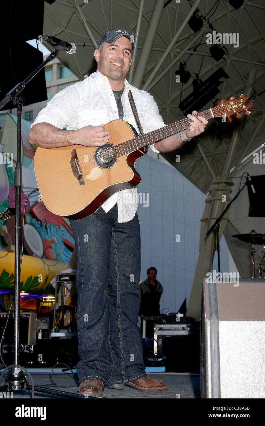 Matt stillwell hi-res stock photography and images - Alamy