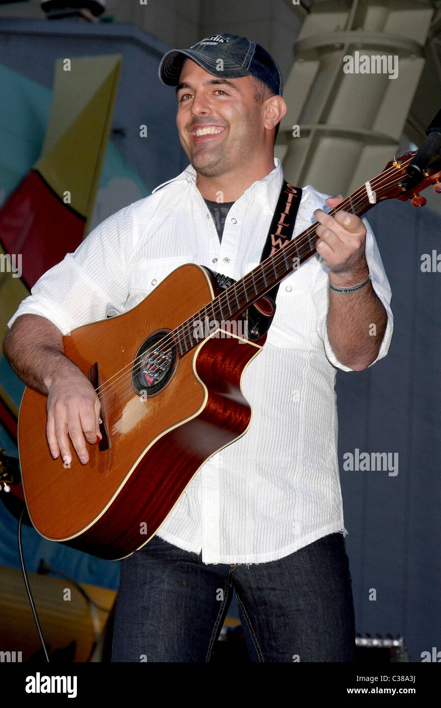 Matt stillwell hi-res stock photography and images - Alamy