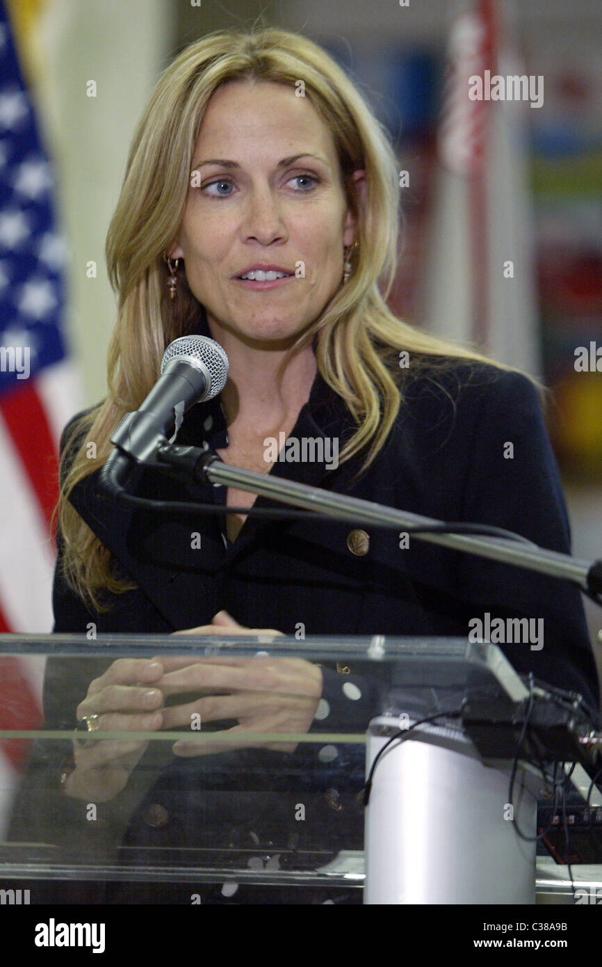 Sheryl Crow speaking to students at Woodrow Wilson Senior High School ...