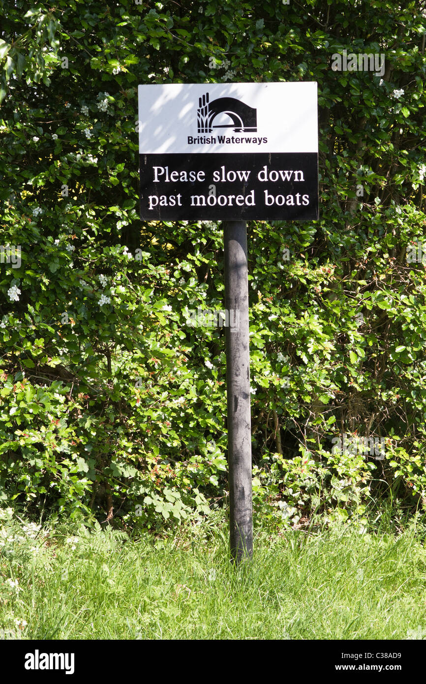 Grand Union Canal Northamptonshire Waterways Sign Stock Photo - Alamy