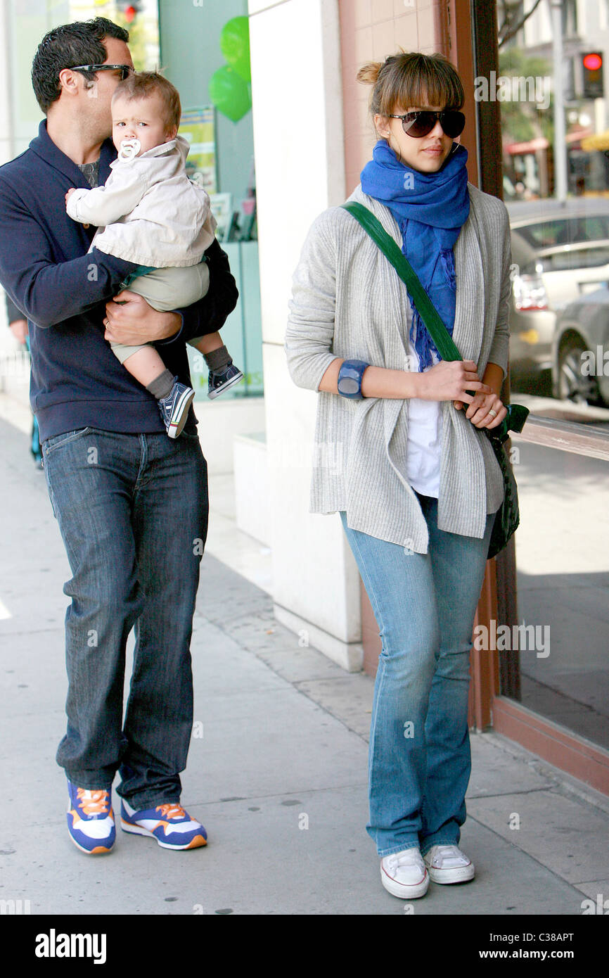 Cash Warren and Jessica Alba out and about with their daughter Honor ...