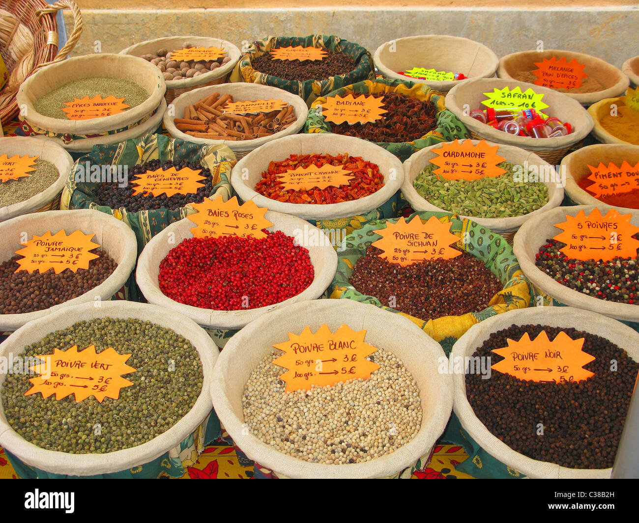 Spice, provençal food market, Apt, Provence-Alpes-Côte d'Azur, France ...